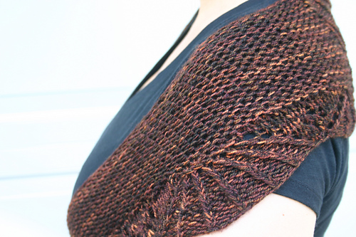 Ravelry: Short & Sweet Shawl pattern by Roxanne Yeun