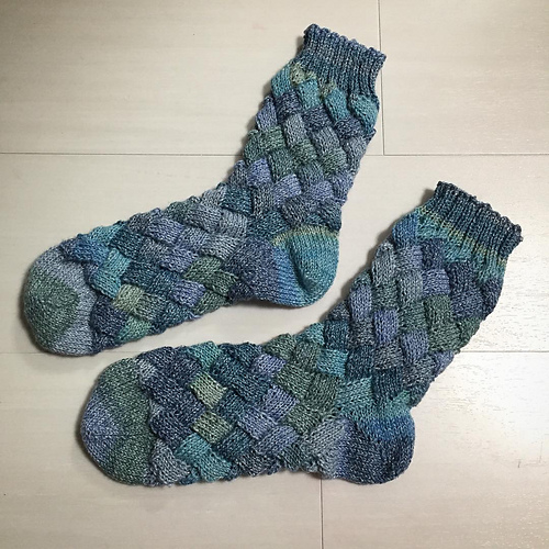 Ravelry: Entrelac Socks pattern by Susanna Locati