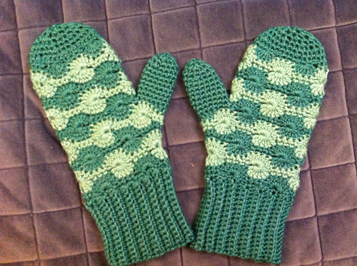 Ravelry: My Best Friends Mittens pattern by Brenda K. B. Anderson