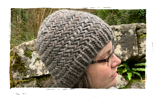 Ravelry: Caiseal Hat pattern by Sandra Conway