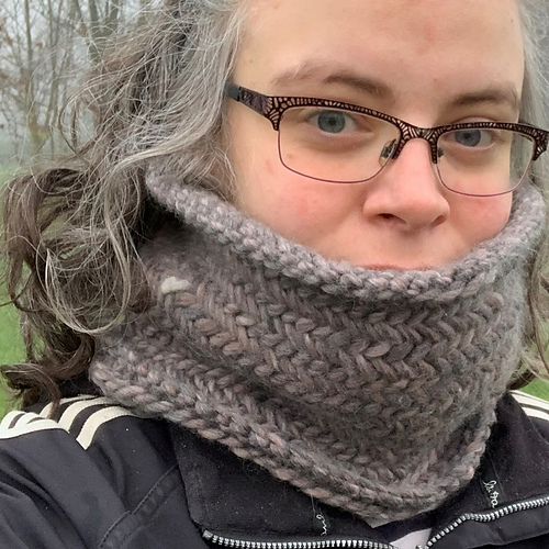 Ravelry: Caiseal Cowl pattern by Sandra Conway