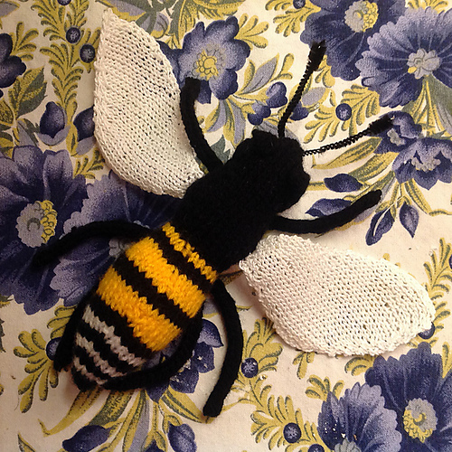 Ravelry: Queen Bee pattern by Sara Elizabeth Kellner