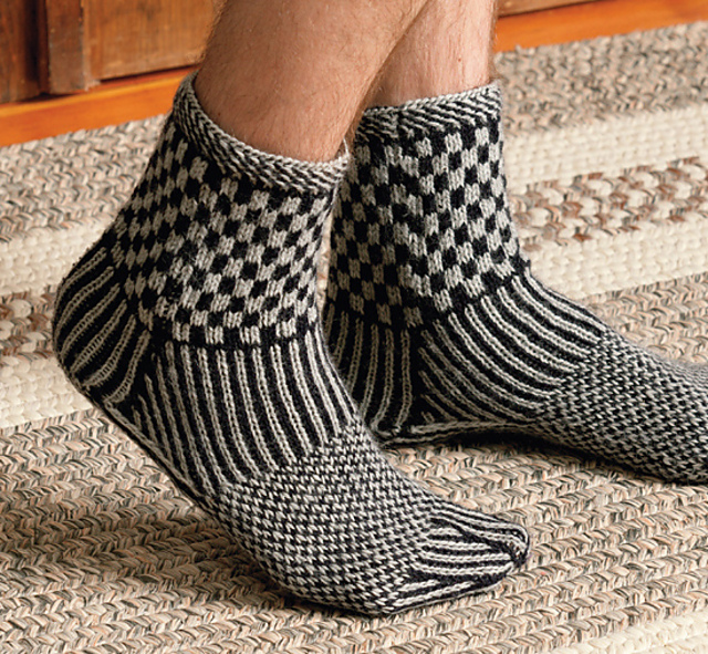 Ravelry: Men's Gray Socks pattern by Laura Farson