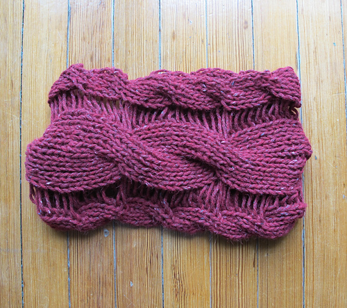 Ravelry: Twist & Turn Cowl pattern by Sarah Punderson
