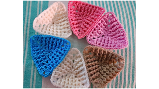 Ravelry: 3d triangle blanket motif pattern by Sara's crochet1111
