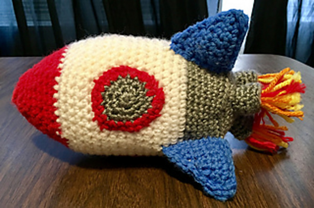 Ravelry: Little Rocket Ship pattern by Sara Rosado