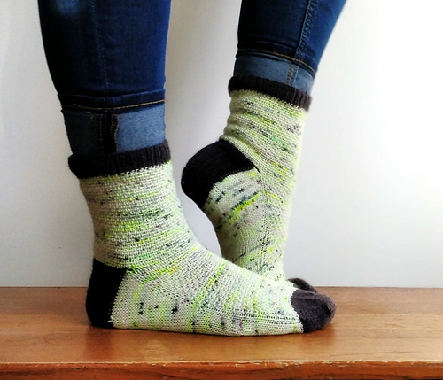 Ravelry: Jules socks pattern by Sari Nordlund