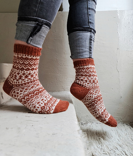 Ravelry: Scandinavian socks pattern by Sari Nordlund