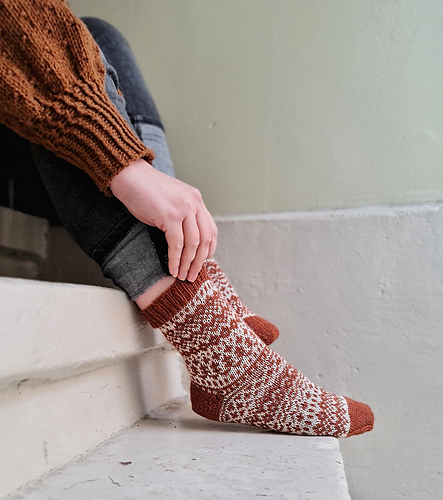 Ravelry: Scandinavian socks pattern by Sari Nordlund