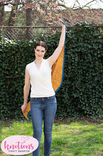 Ravelry: Tusti Shawlette pattern by Faith Schmidt