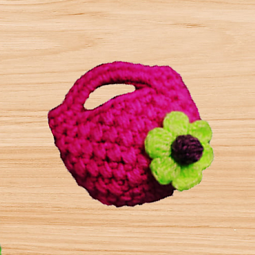 Ravelry: Mini bag keychain pattern by Noha