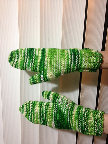 Ravelry: Two Needle Gusseted Mittens pattern by Saxon Knits