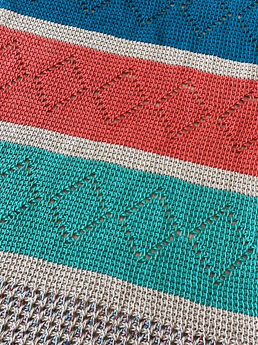 Ravelry: Arrowhead Wrap pattern by Alea Ellison