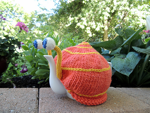 Ravelry: Snail tea cosy pattern by Anke Klempner