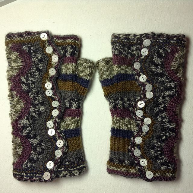 Ravelry: sealed4ever's Spatterdash Wristwarmers