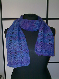 Ravelry: seshetsuten's NuS KAL 2015 Valesca: Strangling Vine Lace Scarf