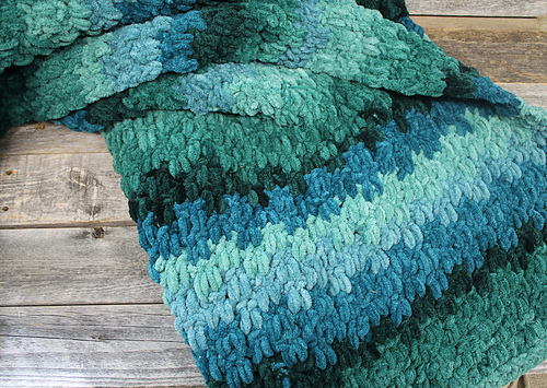 Ravelry: Evergreen Ombre Throw pattern by Heather Hamlin