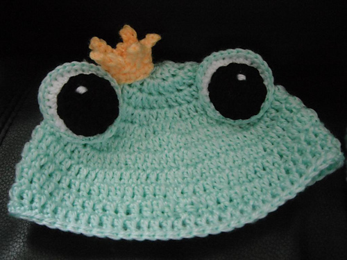 Ravelry: Baby Frog Beanie hat, booties and mitten pattern by Lisa Singer