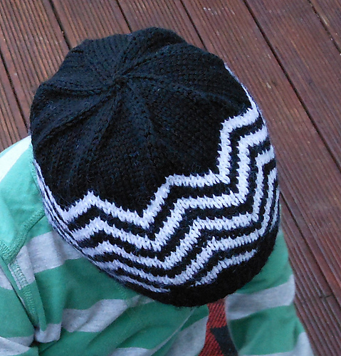 Ravelry: Zigging Hat pattern by Sarah Ronchetti