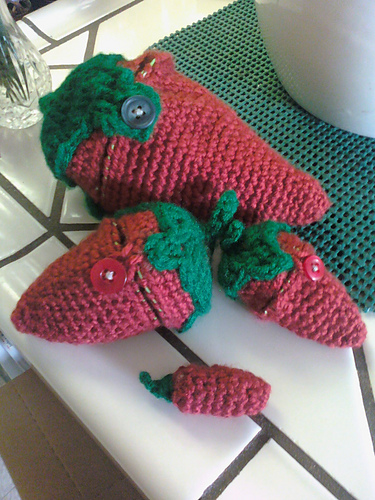 Ravelry: Crocheted Chili Pepper Ristra pattern by Armina Parnagian