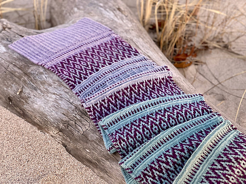 Ravelry: Hot Ziggity pattern by Jennifer Weissman