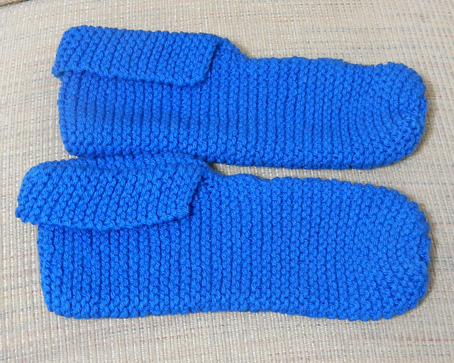 Ravelry: Beginner knit slippers pattern by Linda Bohrn