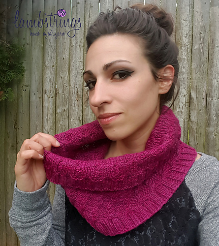 Ravelry: Sweet Bee Cowl pattern by Shanna Felice
