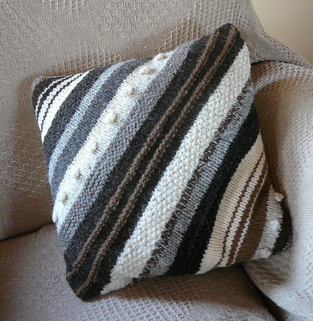 Ravelry: Corner to Corner Cushion pattern by Sue Parker and Alice Underwood