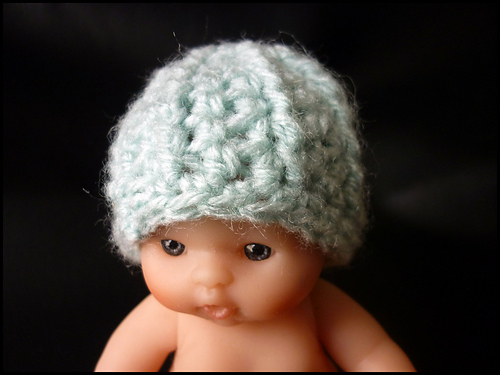Ravelry: Micro Prem Ribbed hats pattern by Myshelle Cole