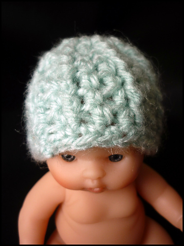 Ravelry: Micro Prem Ribbed hats pattern by Myshelle Cole