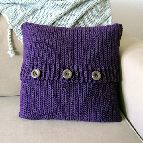 Ravelry: Button Pillow pattern by Nicole Dasig