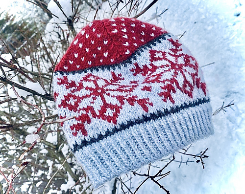 Ravelry: Selbu Snowfall Hat pattern by Silvermoon Knits