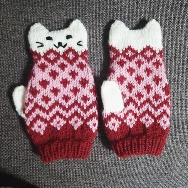 Ravelry: shink's cat mittens