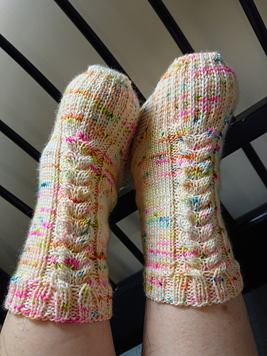 Ravelry: Minimalist pattern by Vicky Moroz