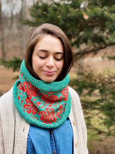 Molly Cowl taking shape!! : r/knitting