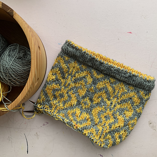 Ravelry: Ally Cowl pattern by shinysuperhero