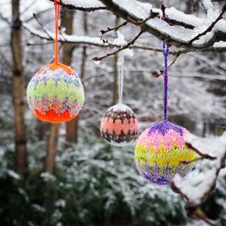 Ravelry: The Fab Ball pattern by shinysuperhero