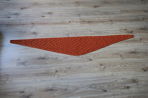 Ravelry: Glowing Ember Shawl pattern by Karolina Wesolek