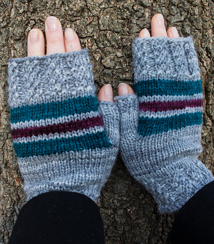 Ravelry: Before The Fall Mitts pattern by MollyGirl Yarn