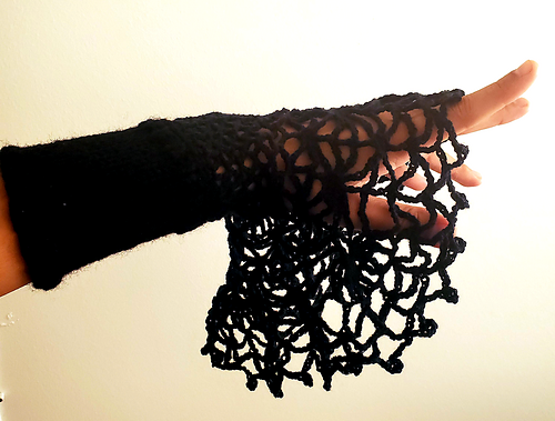 Ravelry: Caught In Her Web Cuffs pattern by Zaray Buenrostro