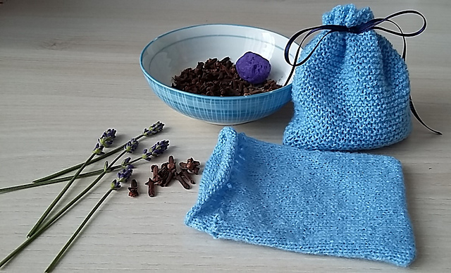 Ravelry: Incense Bags pattern by Anca Mustea