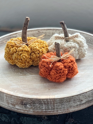 Ravelry: The Knobby Little Pumpkin 067 pattern by Simply Made By Erin