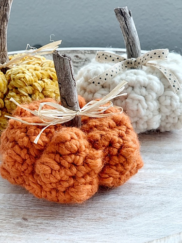 Ravelry: The Knobby Little Pumpkin 067 pattern by Simply Made By Erin