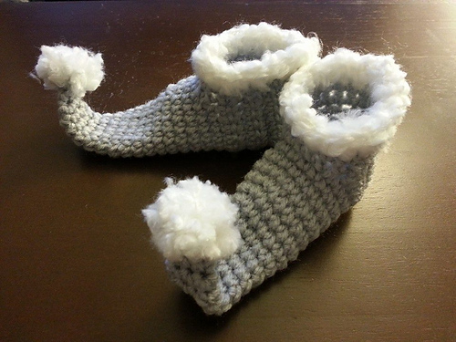 Ravelry: Baby Elf Booties Shoes pattern by Sissy Johnson
