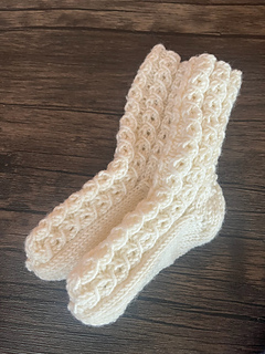 Ravelry: tiny braid blizz socks pattern by Sisterknit Patterns
