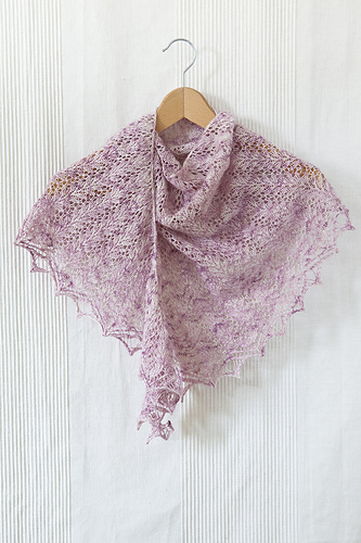 Ravelry: Auro pattern by Skeinwalker Knits