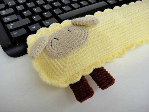 Ravelry: SHEEP - Keyboard & Mouse Wrist Rest pattern by Sky Magenta