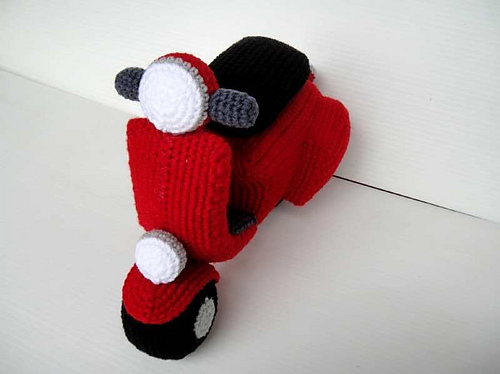 Ravelry: SCOOTER pattern by Sky Magenta