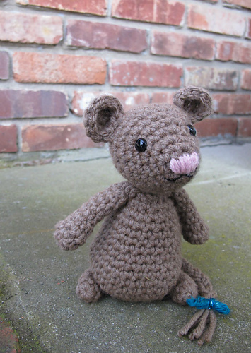 Ravelry: Amigurumi Mouse Tutorial pattern by Sharon Ojala