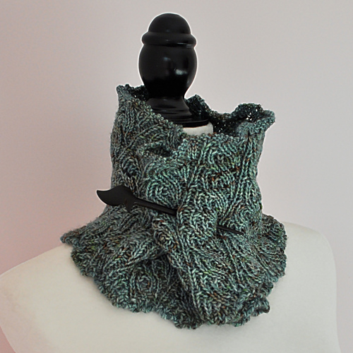 Ravelry: Verdigris Cowl pattern by Catherine Knutsson